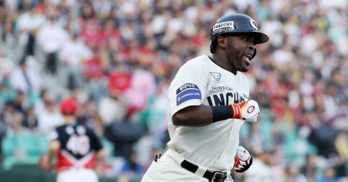 예상못한 에레디아의 욕설 퇴장… SSG 9회 추격 기회 날렸다[초점]