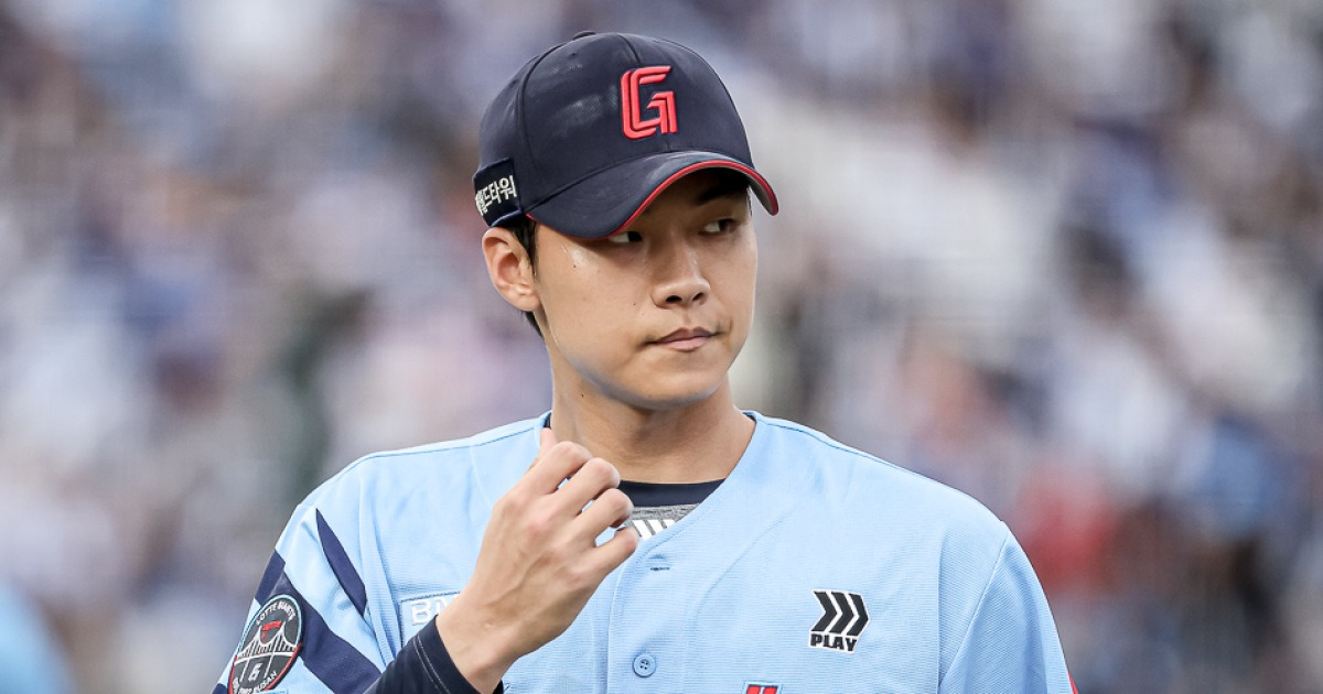 롯데 홍민기 154km/h 'KKKKKK' 3이닝 쾌투 보셨나요? 박수+감탄만…"무조건 막아야 했다" [부산 현장]