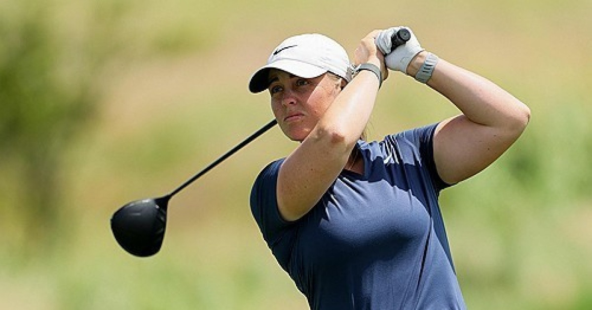 LPGA 스타르크, 경기 중 홧김에 퍼터 파손…웨지로 퍼팅