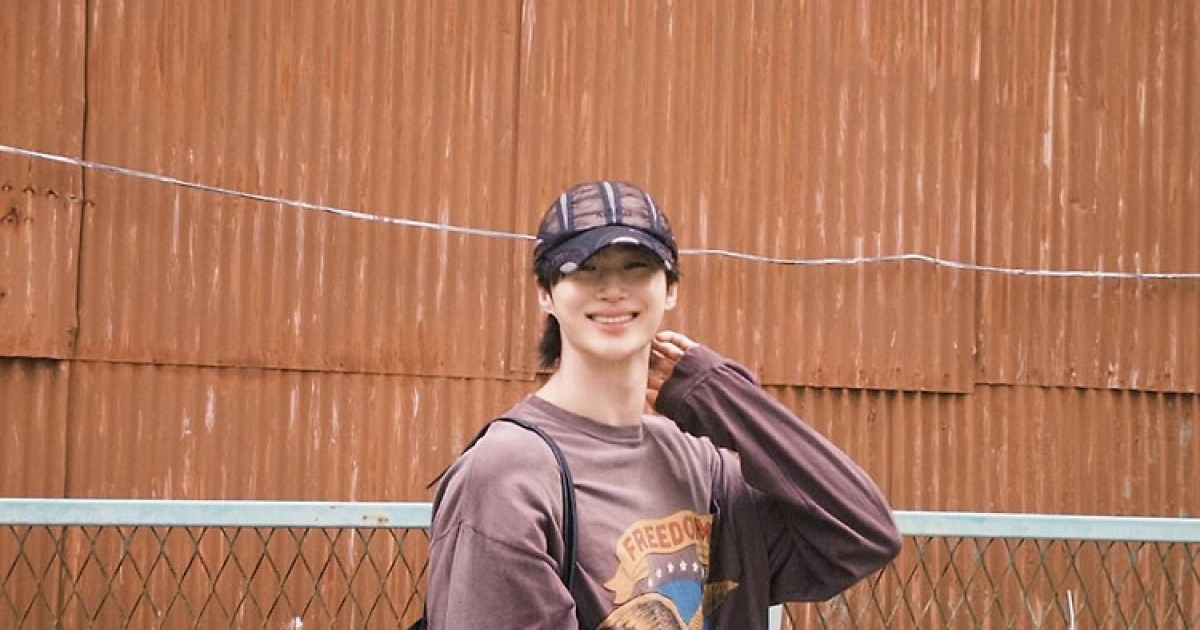 ‘187cm’ 변우석, 막 찍어도 화보 그 자체…일본 여행 중 훈훈 비주얼[SNS는 지금]