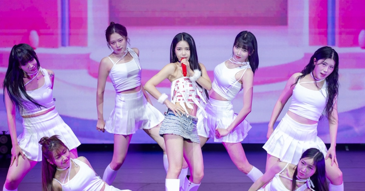 솔라, 타이베이 팬콘..중국어 진행→9m88 게스트 출격 '성료'