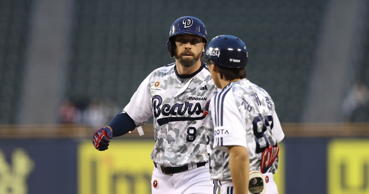 '최원준 부상 교체→박신지 1139일 만의 승리' 두산, SSG에 5-0 강우콜드 승리…양의지 3타점