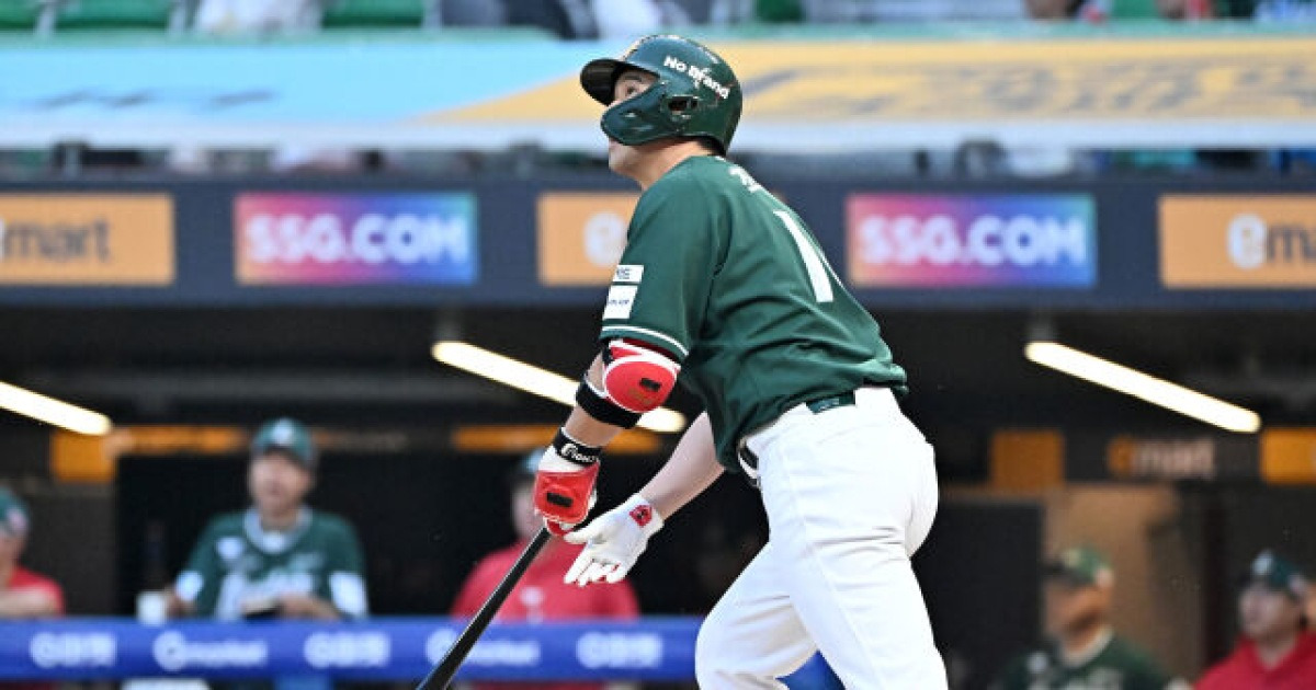 '505홈런' 최정 또 대기록 미쳤다, KBO 최초 20시즌 연속 10홈런 작성…78억 FA 흔들다 [MD인천]
