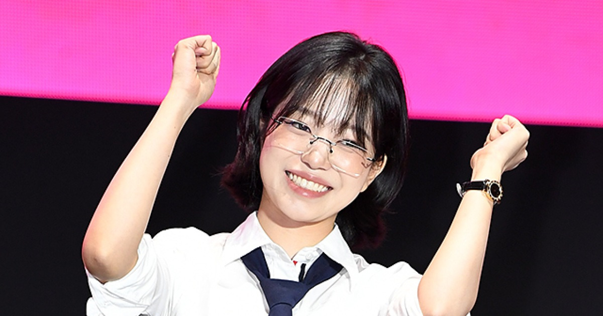 춤추는 조유리 [MK포토]