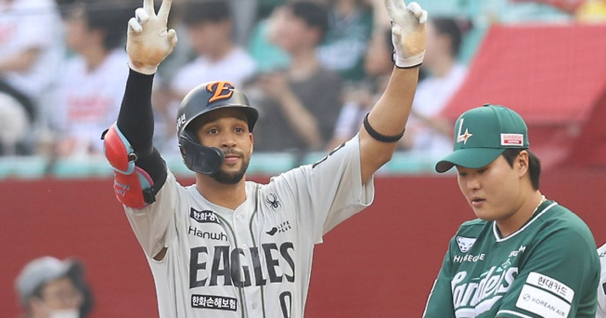 한화에 복덩이 왔구나! 리베라토, 역전 3점포 폭발!…'ERA 1위' 앤더슨 강속구 시원하게 넘겼다 'KBO리그 첫 홈런' [인천 라이브]