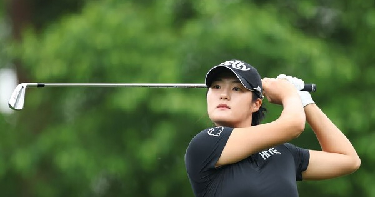 코스레코드 써낸 김민별, 71계단 도약한 톱10 [KLPGA 맥콜·모나용평 오픈]