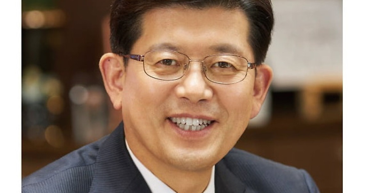 빈대인 BNK금융지주 회장, 부울경 위기 속 구원 등판…지역 상생 앞장 [2025 100대 CEO]