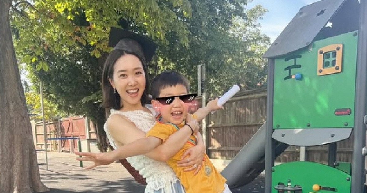 [SCin스타] ‘박지성♥’ 김민지 “아들 졸업 축하해…콩알만할 때부터 사랑했어”