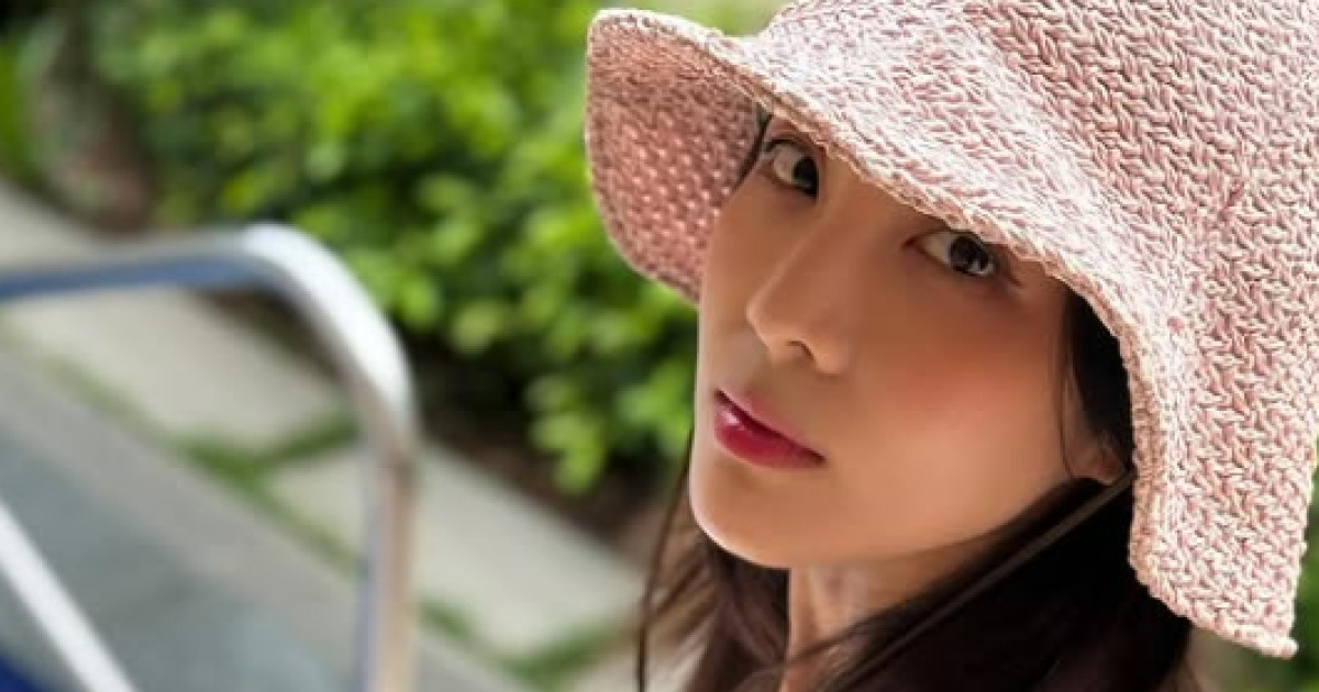 '39kg' 산다라박, 한뼘 비키니로 완성한 바캉스룩.. "40세 아이돌의 위엄"