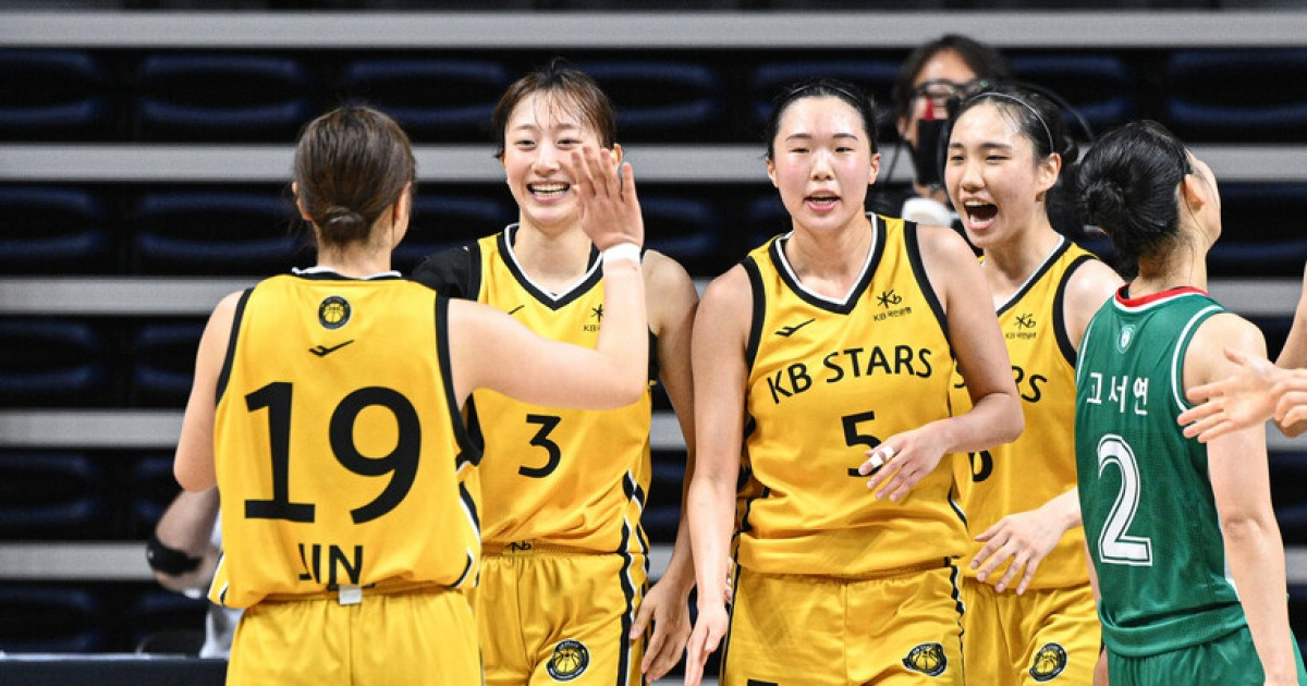 [퓨처스리그] ‘5명 두 자리 득점’ KB스타즈, 하나은행 32점 차 완파…우리은행·BNK도 첫 승