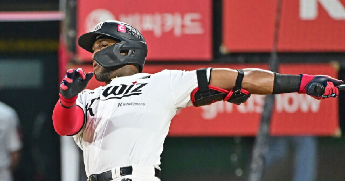 '역대 최고 외인 타자는 수원에 삽니다' KT 로하스, KBO리그 외인 최다 홈런 신기록 작성! 175호 대포는 장외로 [MD수원]