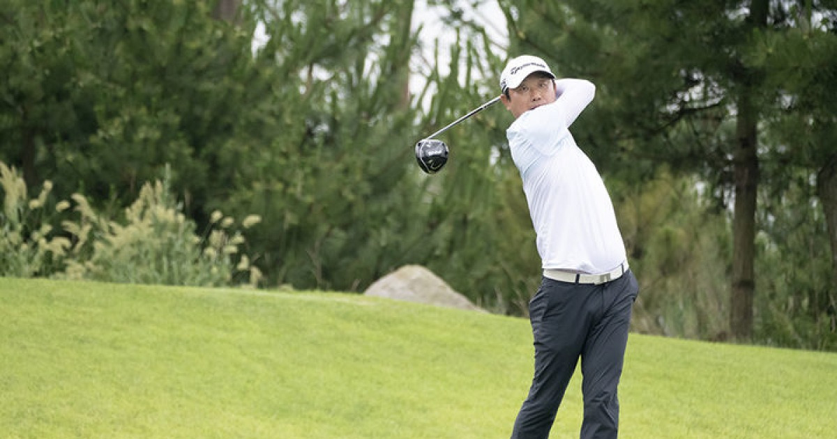 김영우, KPGA 시니어선수권 2R 단독 선두…나병관, 코스레코드 타이 기록