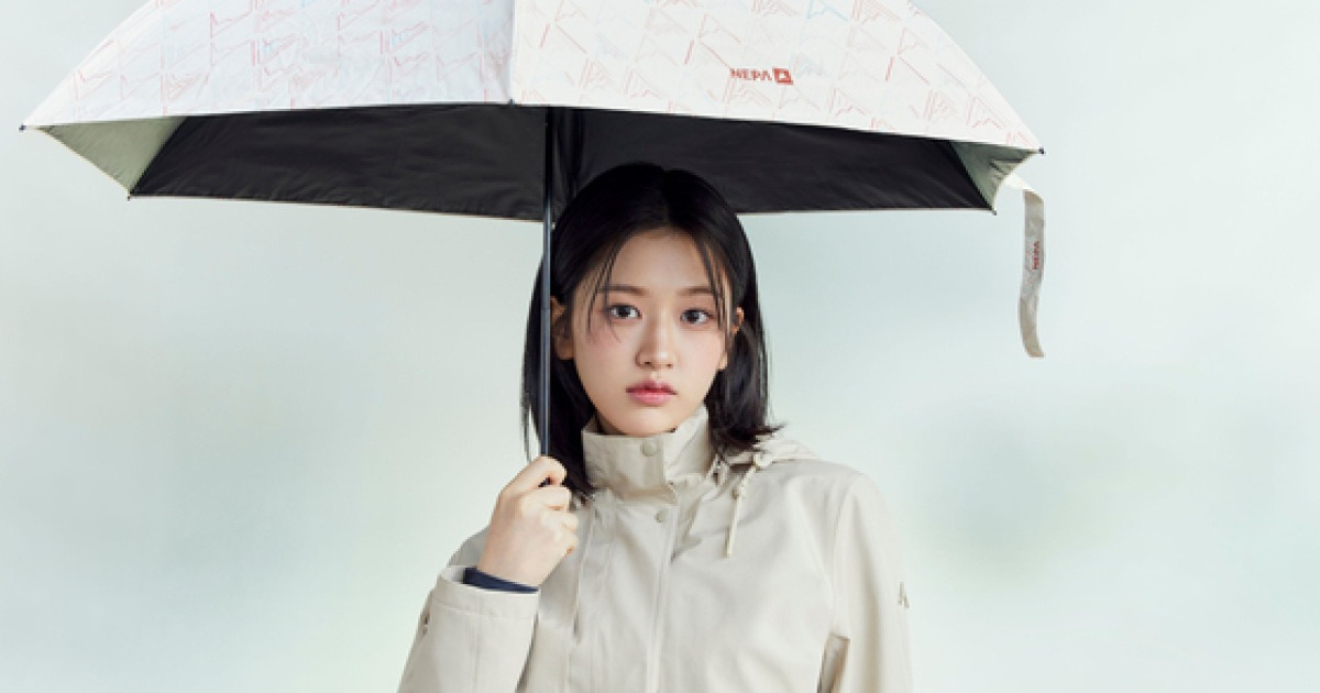 From fisherman chic to hi-tech umbrellas, these sartorial trends are taking Korea by storm this ...