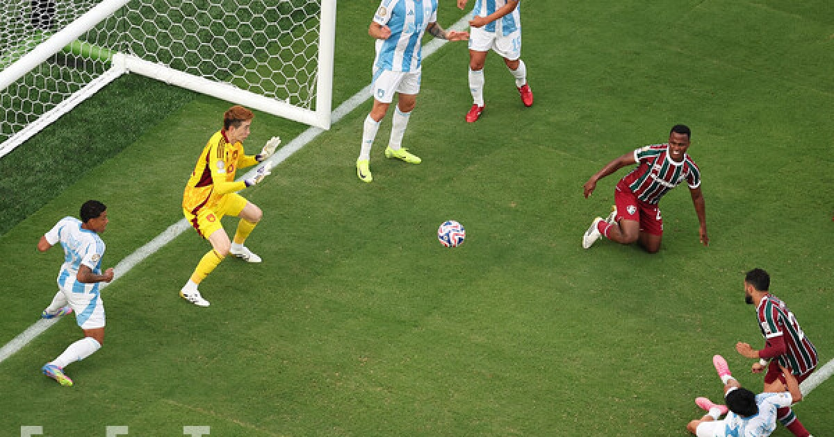 [442.live] "더위+낙뢰가 힘들었다" 조현우가 강조한 '날씨 변수'...월드컵 1년 앞둔 홍명보호 대비 필요