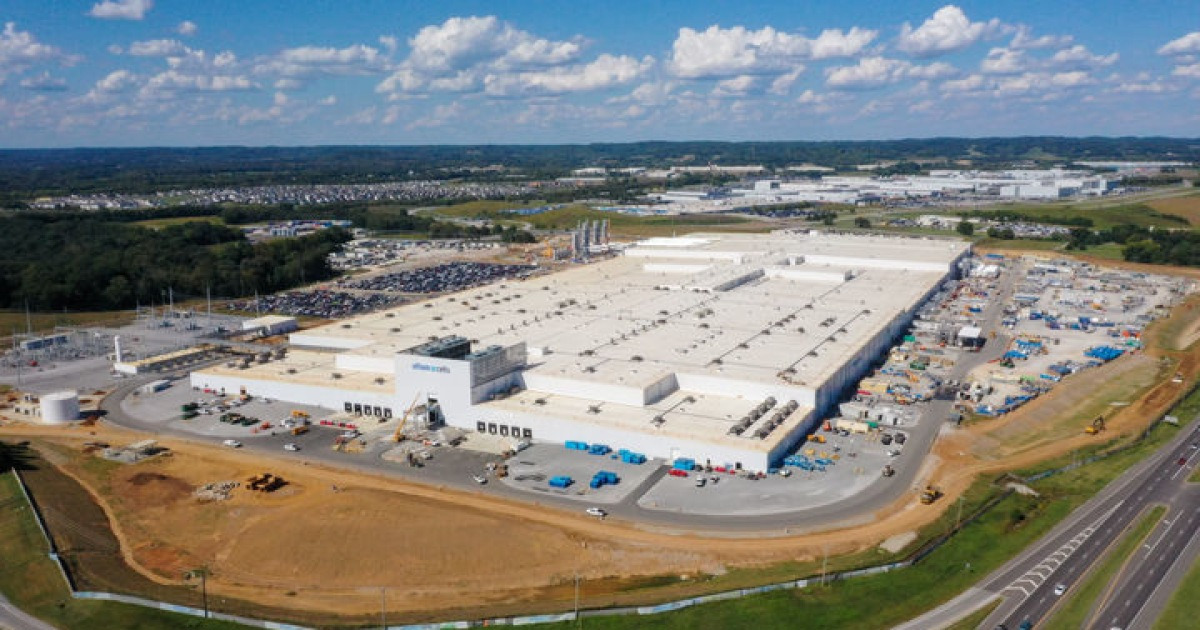 LG엔솔, 2Q 영업이익 4922억원…보조금 제외해도 흑자