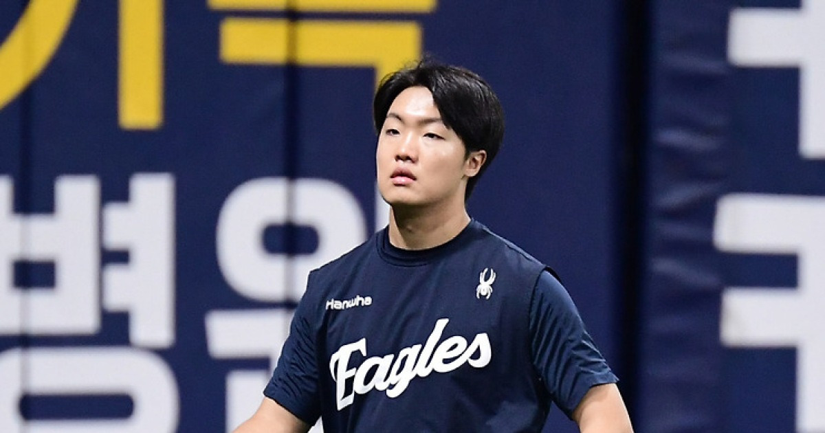 한화 '155km 광속 특급 신인' 한 달만에 1군 복귀..."KIA전 투입 기회 보겠다" [대전 현장]