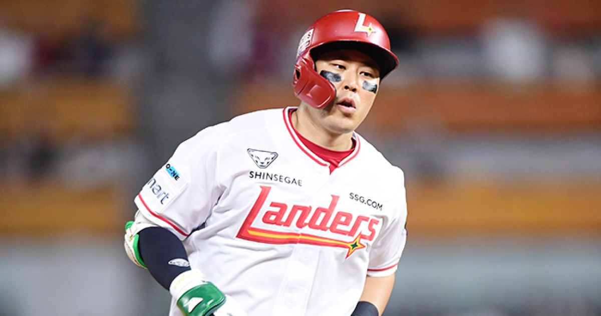 '한유섬 결승 투런포+불펜 4이닝 무실점' SSG, KT에 7-1 완승