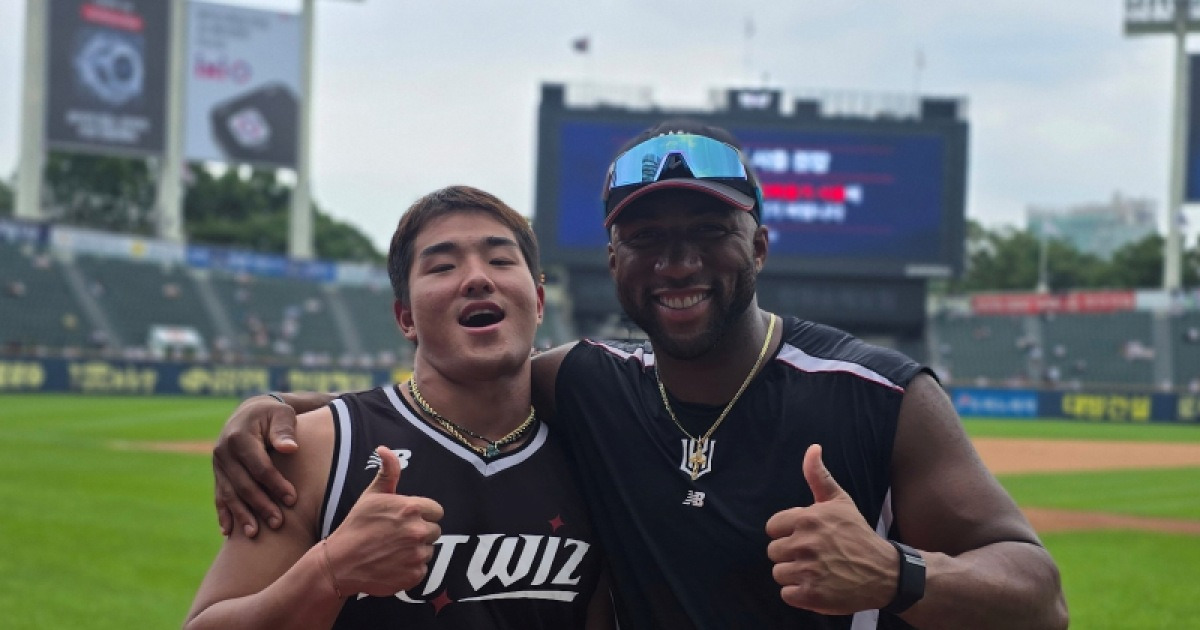 KT엔 도미니카 타자가 두 명이나 있다, 로하스·안현민 듀오 '135m·130m' 대형포 쾅쾅 [IS 인천]