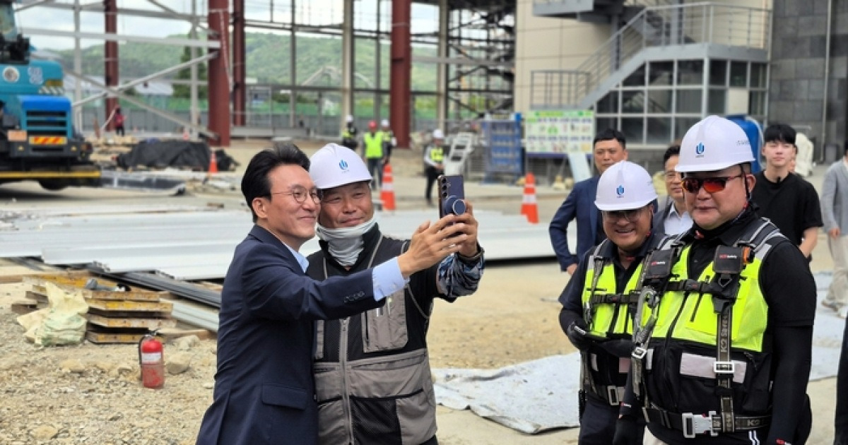 경주 찾은 김민석 총리 “APEC, 8월말까지 완성틀 잡아야”