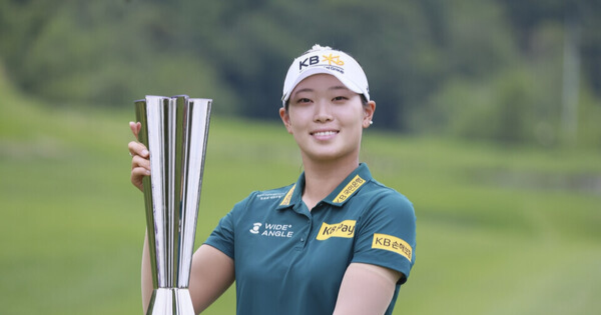 방신실, 3개월 만에 KLPGA 시즌 2승…'버디쇼' 대역전 통산 4번째 우승