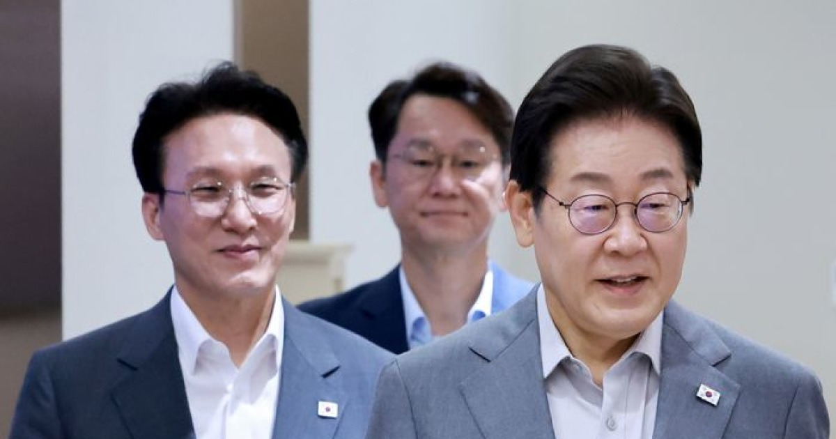 [속보] 李대통령, APEC 20개 회원국 정상에 초청 서한 발송