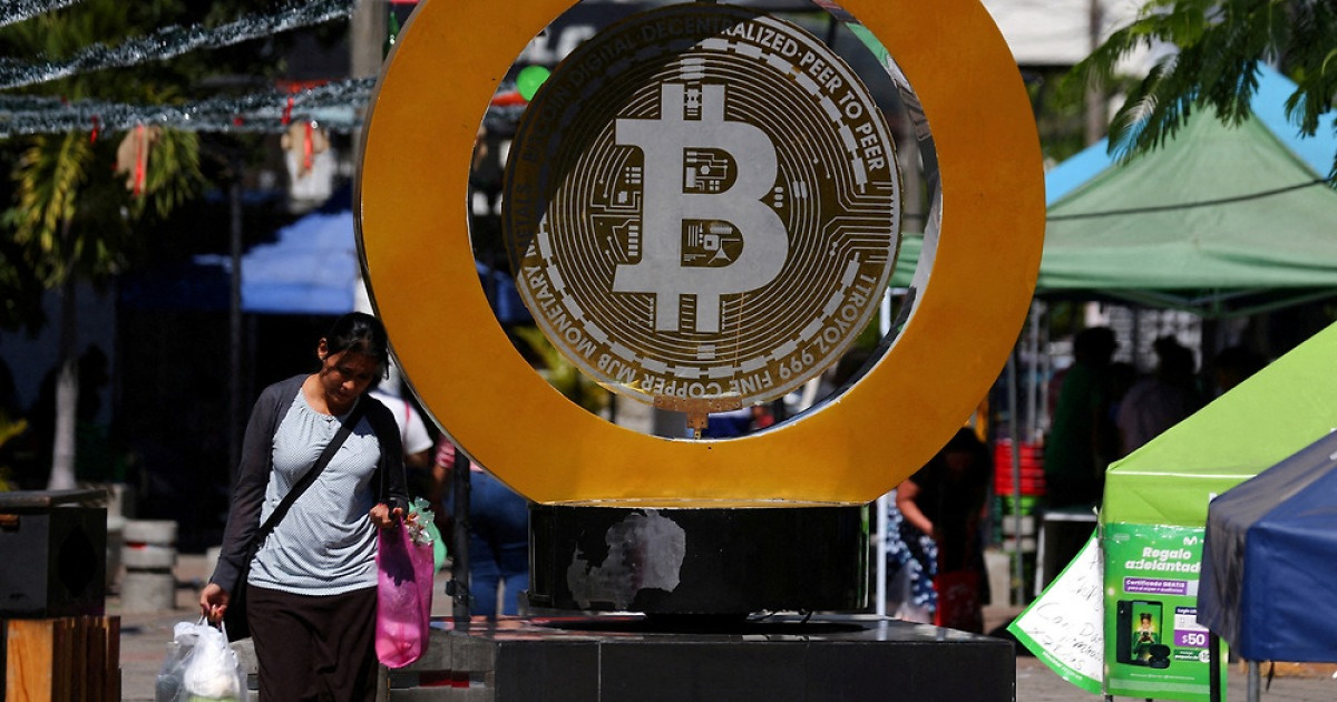 비트코인 최고가 찍은 날 ETF에 4000억 몰렸다…이더리움 ETF도 3500억 유입 [투자360]