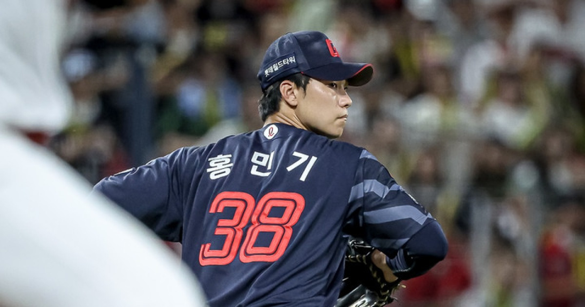 보더라인 152km/h '쾅'... 강한 존재감 드러낸 '필승조' 홍민기