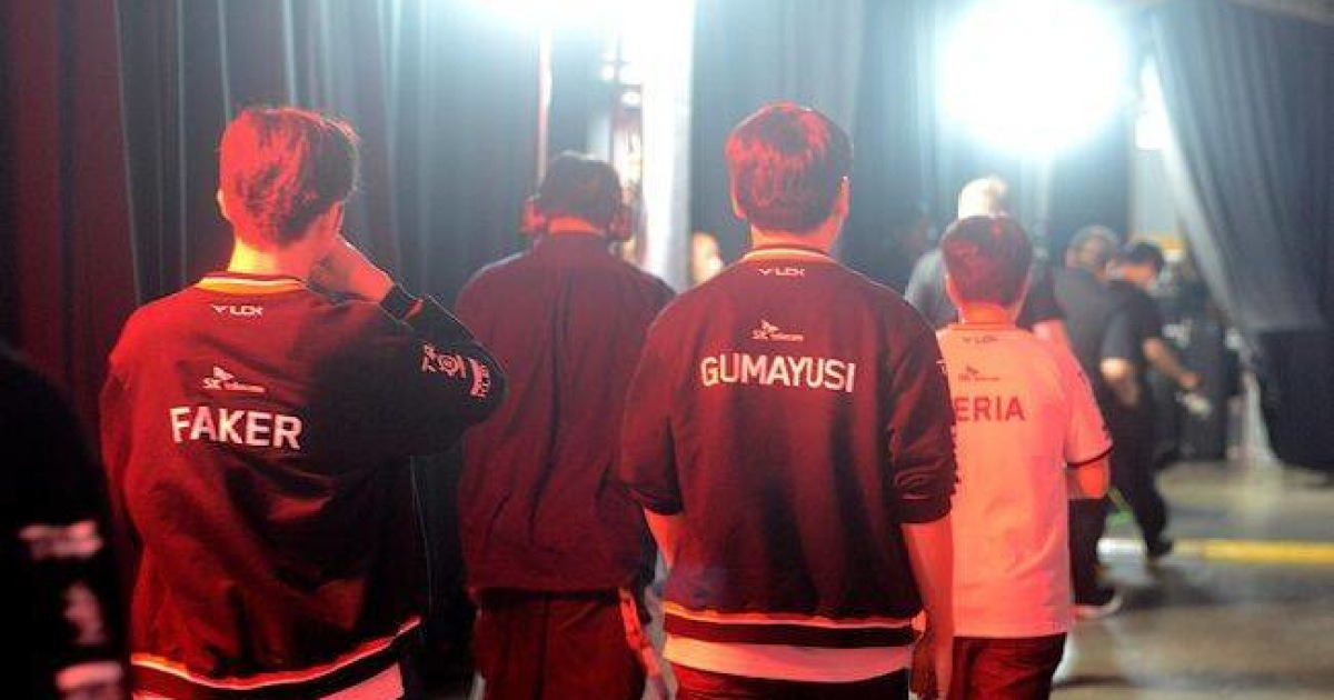 T1, 中 AL에 27분대에 3-22 1세트 완패 [EWC]