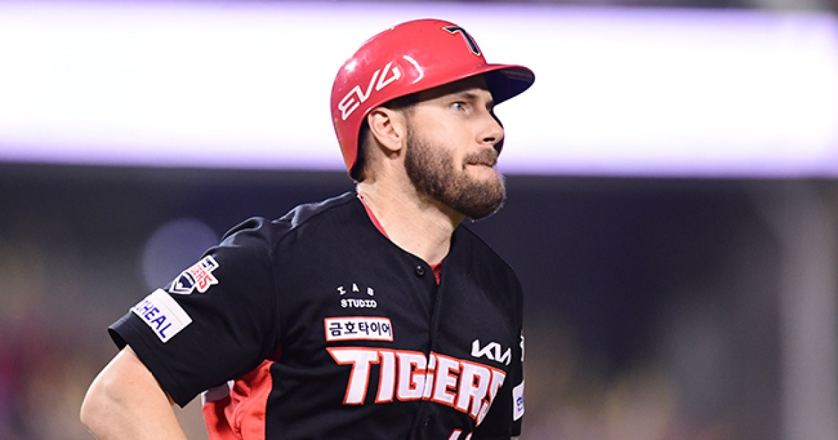 '위즈덤 동점포+불펜진 호투' KIA, NC 꺾고 4연패 수렁 탈출