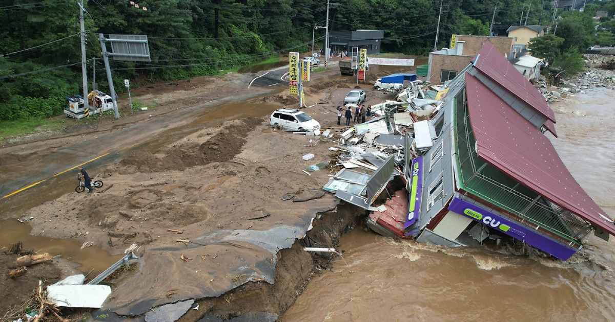 Monster rain becomes the summer norm (KOR)