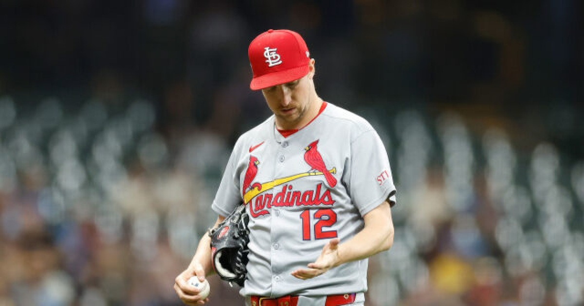 '결국 트레이드 매물行' KBO 20승 MVP가 시장에 나왔다…데드라인까지 열흘, 페디의 운명은?