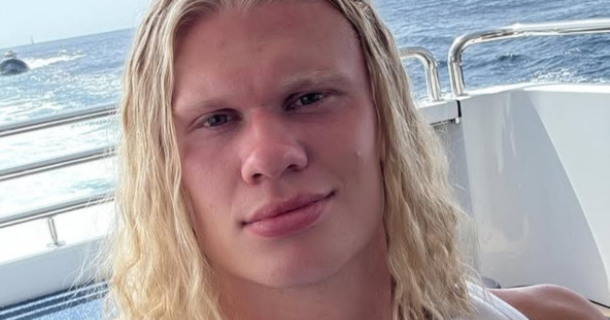 내 장발이 어때서 홀란 당신들 거울 먼저 보고 와 머리 좀 잘라 팬들 향해 일침 너 자신을 알라