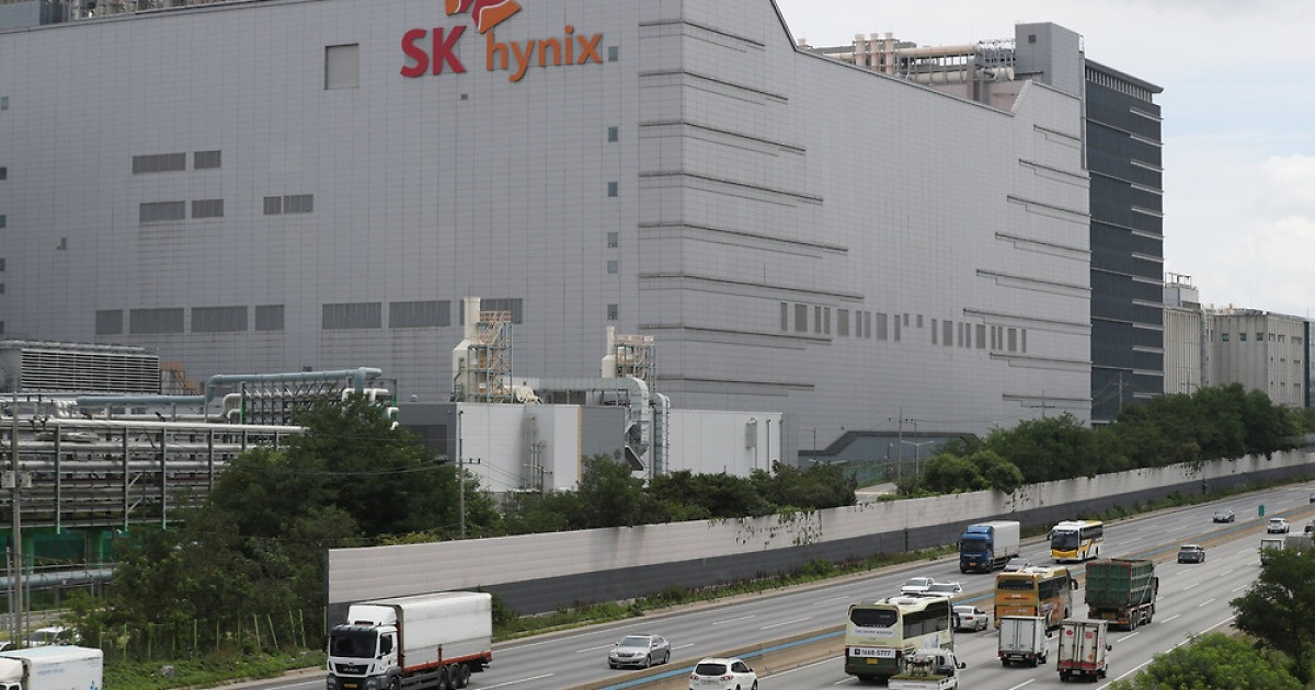 SK Hynix posts record quarterly earnings in Q2 on AI memory boom