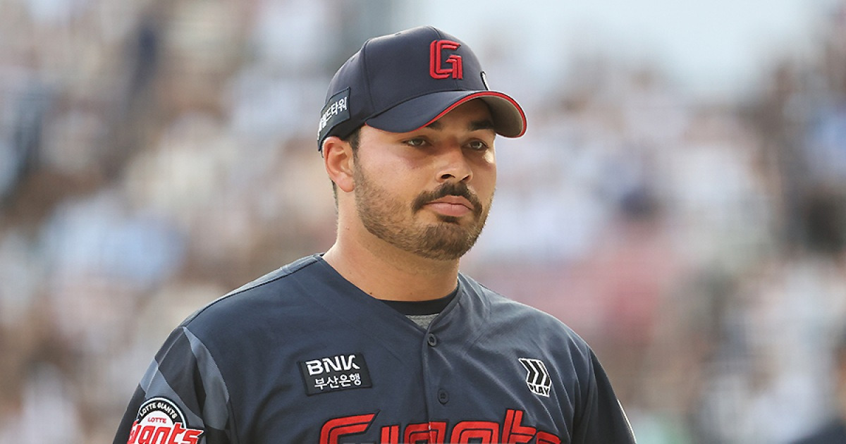 "ML 경력이 없는데 왜 데려와?" 롯데에 온 158km 괴물투수는 편견을 부쉈다