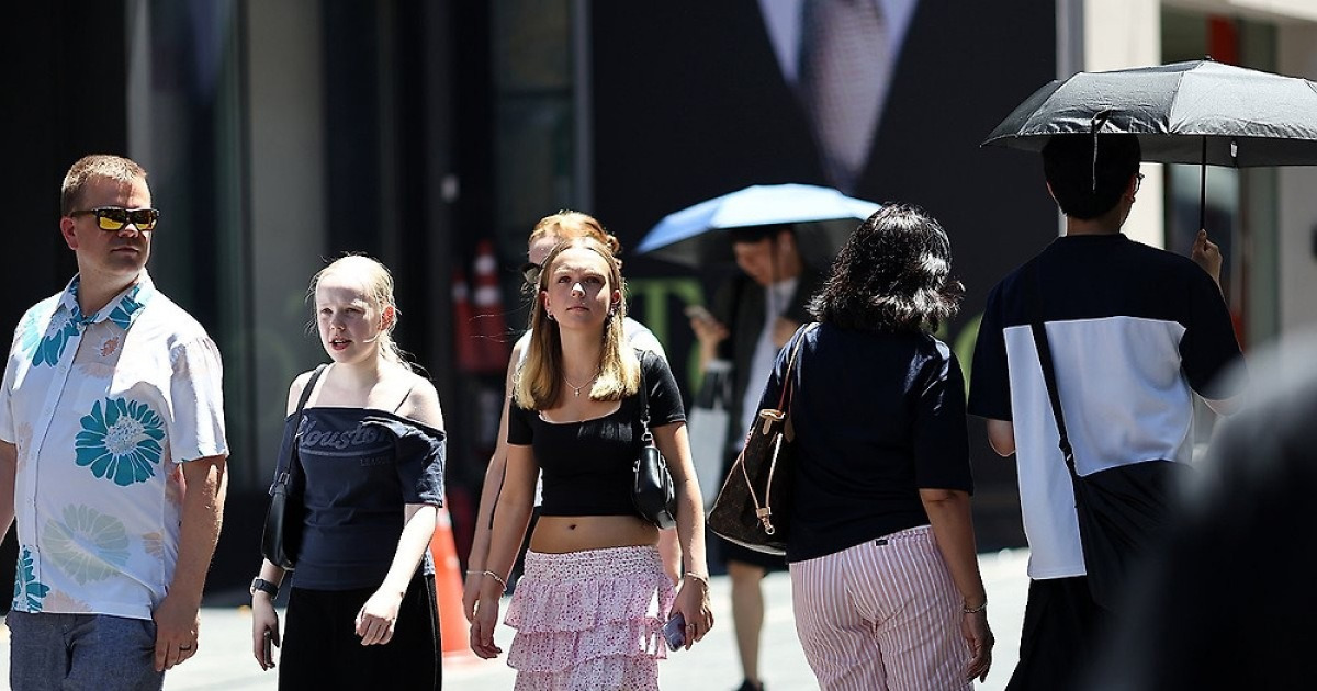 한국 체류 외국인 273만명 '역대 최대'…3명 중 1명은 중국인