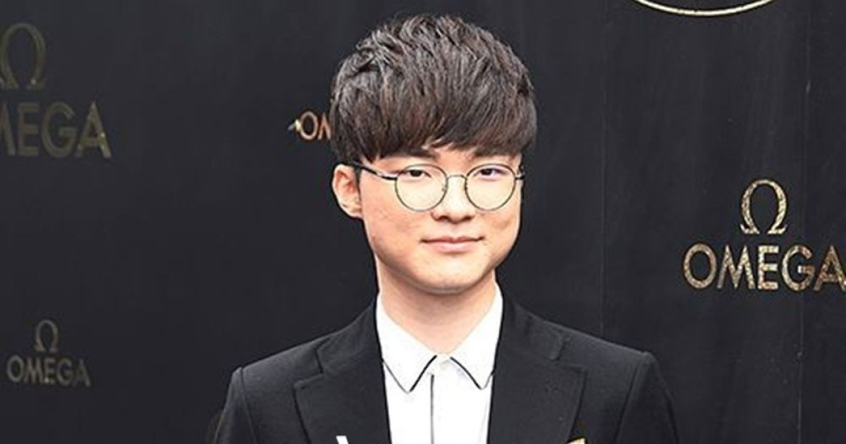 '그저 빛' 페이커, T1 4년 재계약 깜짝 발표→롤판 2029년까지 심폐소생술