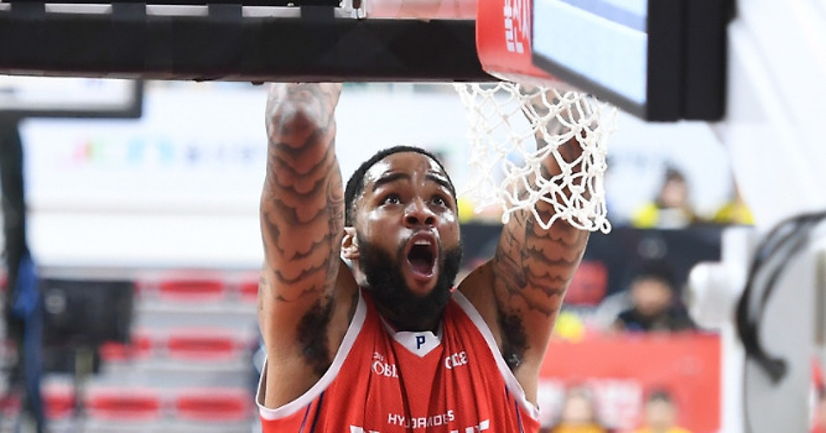 KCC, MVP 출신 숀 롱 잡았다…2옵션은 드완 에르난데스