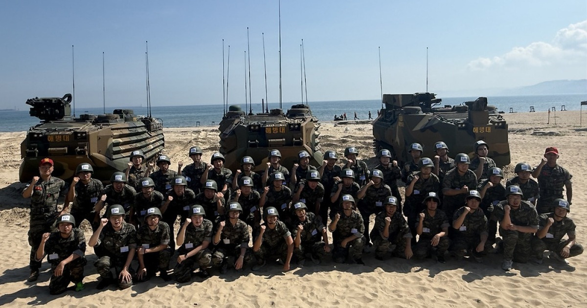 KAAV·IBS, 포항 바다 가르며 돌진