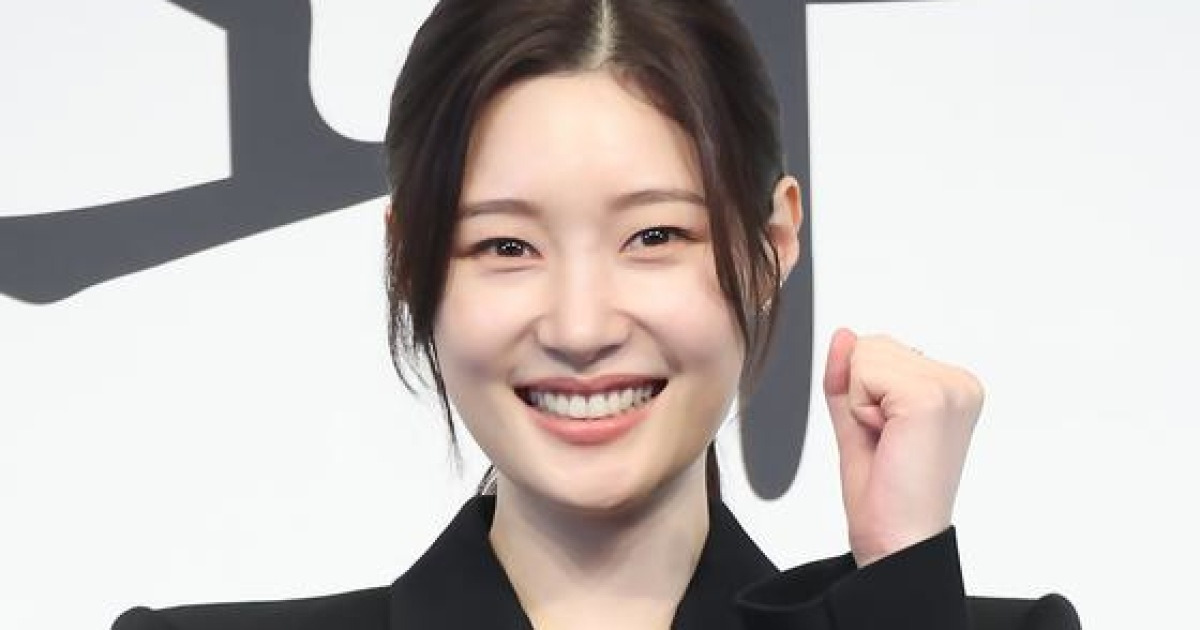 '에스콰이어' 정채연 “첫 변호사 역할, 촬영 전부터 법률용어 공부”