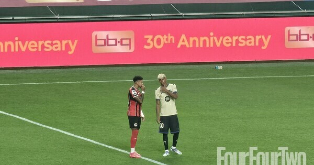 [442.live] 무슨 얘기하나? '슈퍼 스타' 린가드VS야말 킥오프 전 대화 포착...'에이스' 10번 격돌 기대감↑