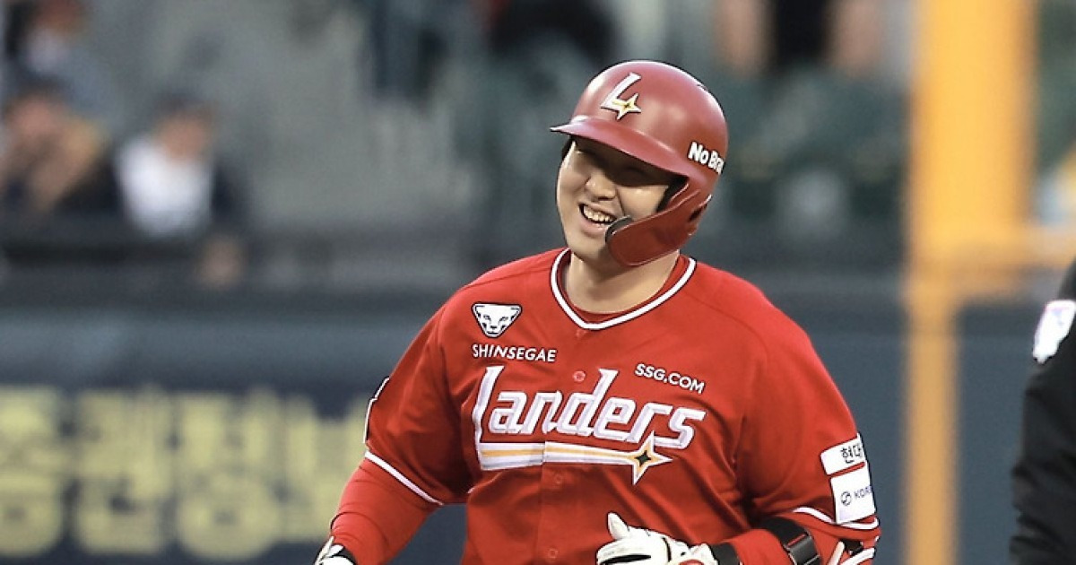 SSG 최정, KBO리그 우타자 최초 1600타점…전체로는 최형우 이어 역대 2번째 [SD 잠실 라이브]