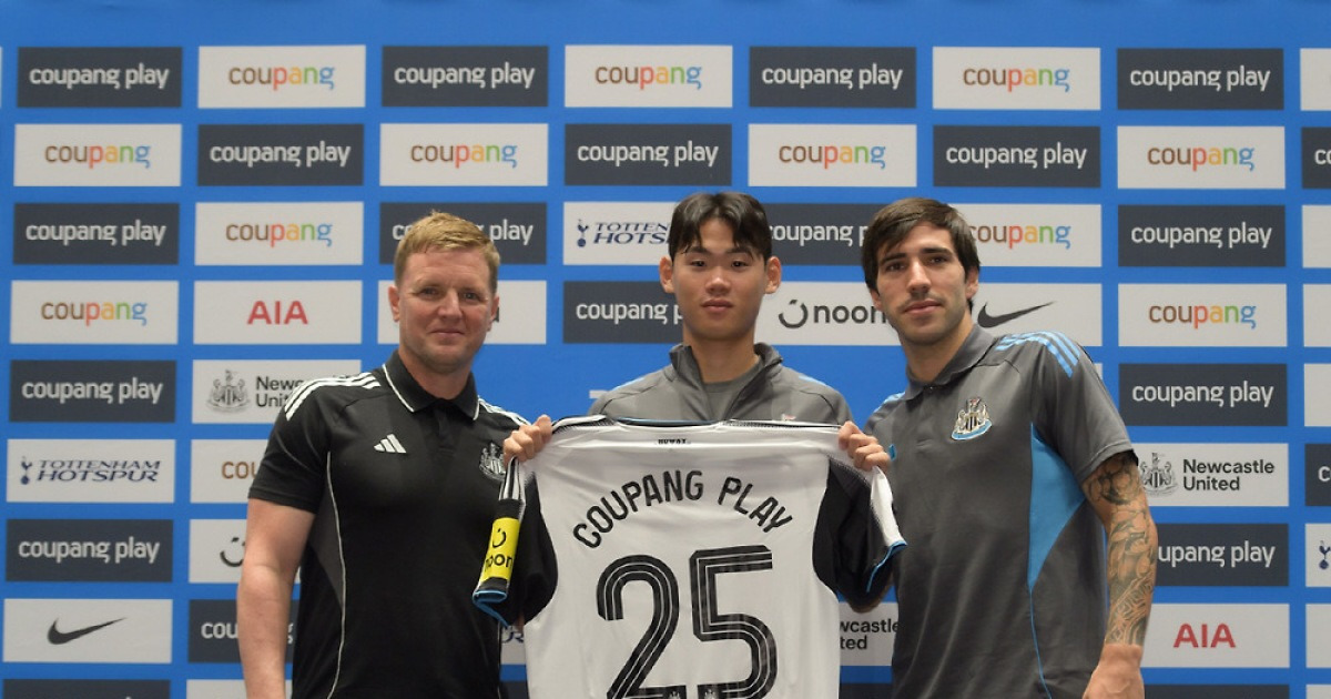 [현장인터뷰]"초대박!" 에디 하우 "김민재-이강인 경기 지켜봤다…SON, EPL 레전드 중 한 명"