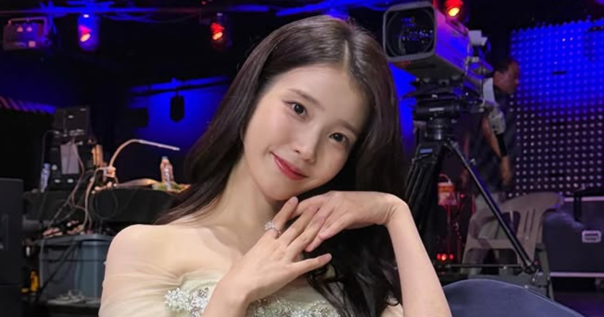 아이유, 내달 13~14일 KSPO돔서 팬 미팅…“여름에 보내는 선선한 인사”