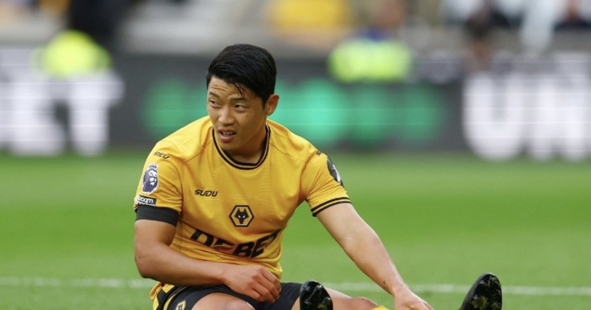 韓 축구 어떡해? EPL 코리안리거 전멸 위기…황희찬 이적 가능성 UP→HERE WE GO "2개 클럽이 접근"