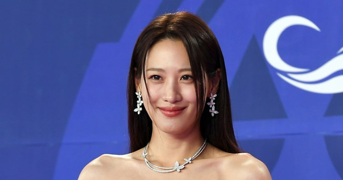 [공식] '돌싱' 수현, 3개월 만에 또 기쁜 소식 전했다…BIFF 폐막식 단독 MC