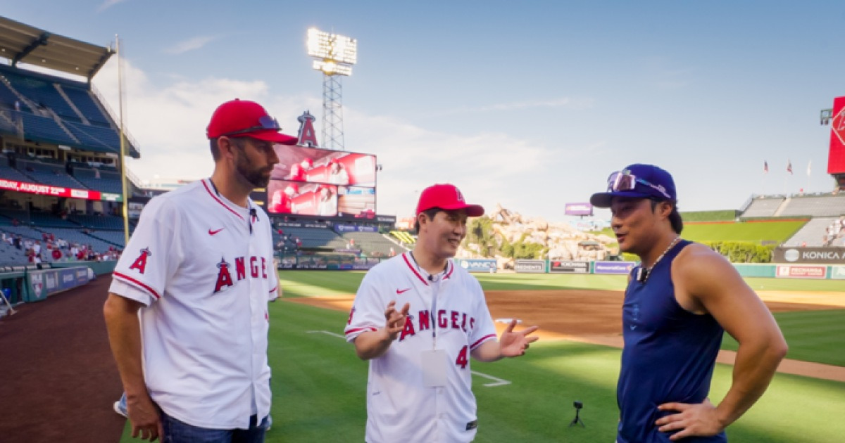니퍼트-김하성, KBO인연부터 MLB까지…BK도 함께한 특별한 하루
