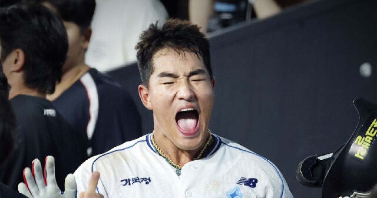 '괴물' KT 안현민 월간 MVP 우뚝, '무패 투수' 폰세 이겼다... KT 타자 5년만 쾌거