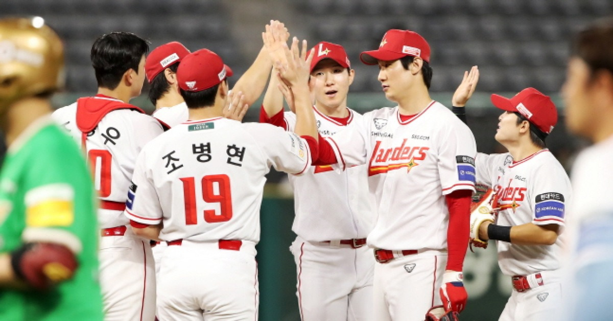 '보름 전 7위→3위와 2G 차' SSG, 이제야 갖춘 '투타 밸런스'... 이숭용 감독이 웃었다 [인천 현장]