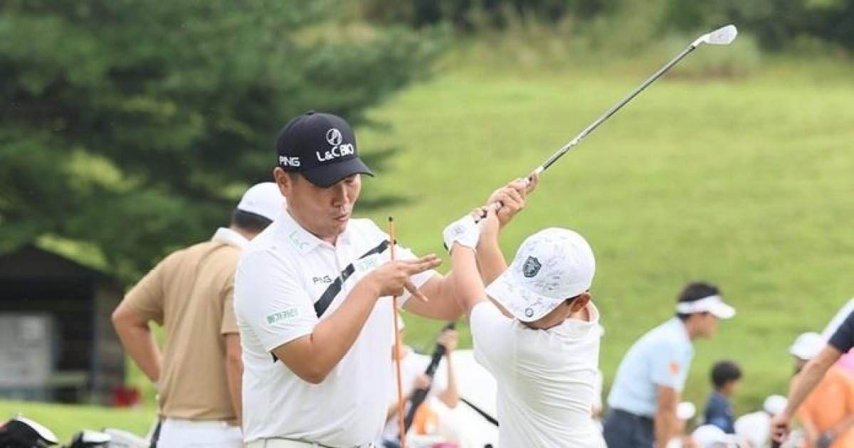 KPGA 투어 선수들, 유소년 골프 캠프 참가…유망주 60명과 호흡