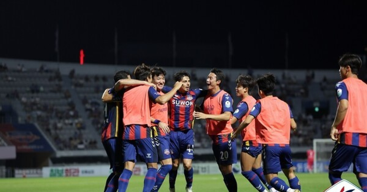 [K리그1 26R] '싸박 11·12호 골 폭발' 수원FC, 울산에 4-2 승리…9위 도약→강등권 탈출